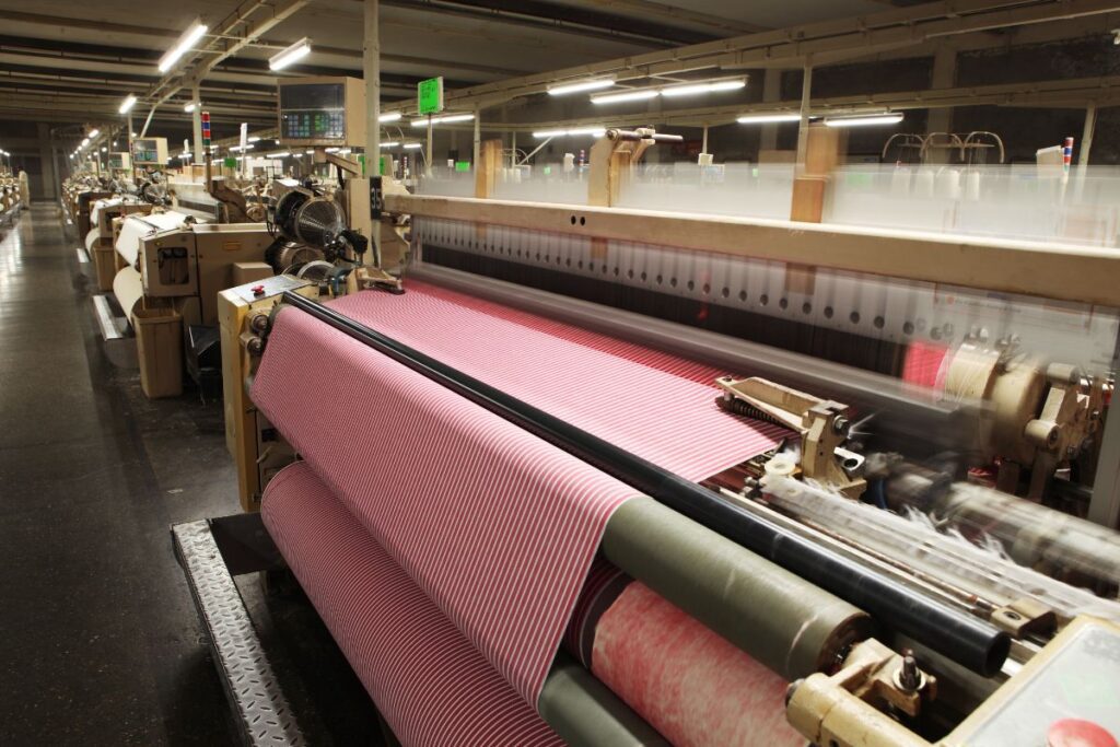 How to Stretch Polyester Fabric Effectively: A Step-by-Step Guide