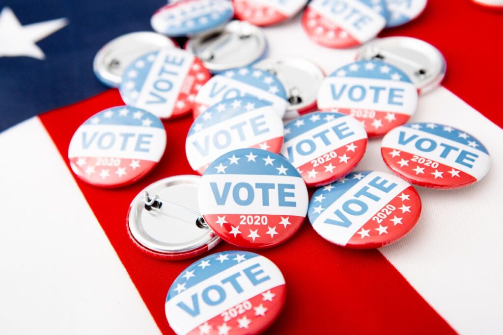 Custom Button Pins: Design Guide by Swagify (2025)