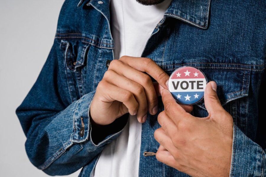 Custom Button Pins: Design Guide by Swagify (2025)