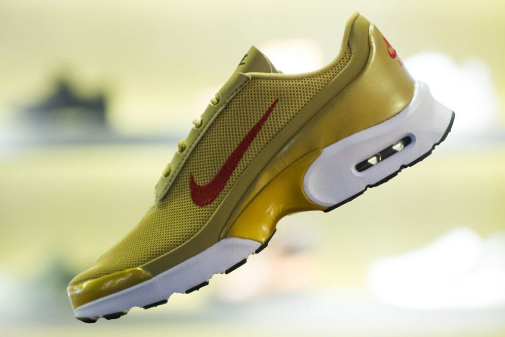 10 Jaw-Dropping Custom Shoe Ideas You Can DIY: Complete Guide