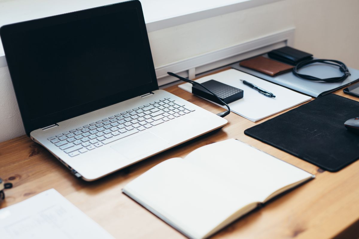 The Ultimate Guide to Choosing Custom Desk Accessories